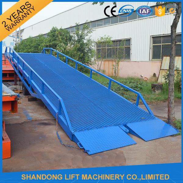 Adjustable Loading Dock Ramp , Warehouse Container Loading Mobile Dock Ramp of Container Loading ...
